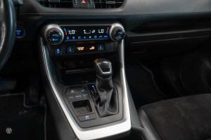 Zils Toyota RAV4 2020 Viļņa, ar dzinēja tilpumu 2.50 L un nobraukumu 170 tūkst. km par 25900 €, foto 19 vietnē AUTOMOTO.COM.LV