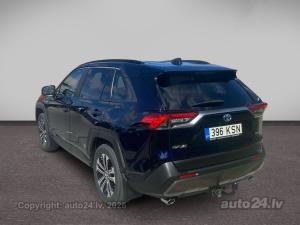 Blue Toyota RAV4 2020 in Tallinn, with an engine capacity of 2.50 L and mileage of 128 thousand km for 26000 €, photo 5 on AUTOMOTO.COM.LV