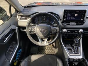 Blue Toyota RAV4 2020 in Tallinn, with an engine capacity of 2.50 L and mileage of 128 thousand km for 26000 €, photo 10 on AUTOMOTO.COM.LV
