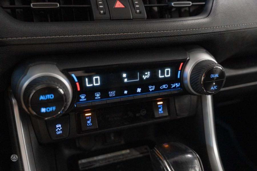 Zils Toyota RAV4 2020 Viļņa, ar dzinēja tilpumu 2.50 L un nobraukumu 170 tūkst. km par 25300 €, foto 17 vietnē AUTOMOTO.COM.LV