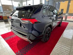 Blue Toyota RAV4 2020 in Siauliai, with an engine capacity of 2.49 L and mileage of 88 thousand km for 30900 €, photo 7 on AUTOMOTO.COM.LV