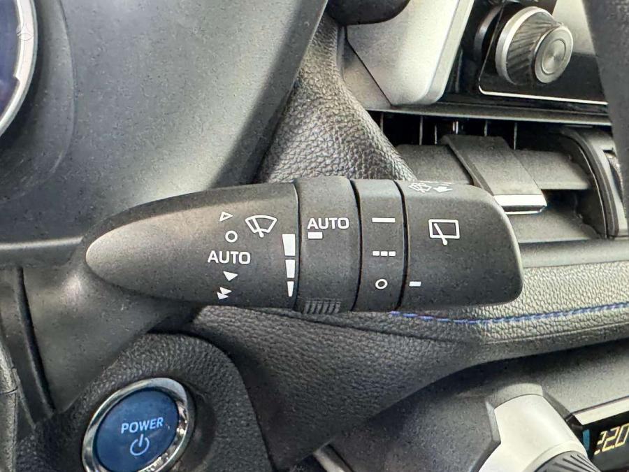 Blue Toyota RAV4 2020 in Siauliai, with an engine capacity of 2.49 L and mileage of 88 thousand km for 30900 €, photo 25 on AUTOMOTO.COM.LV
