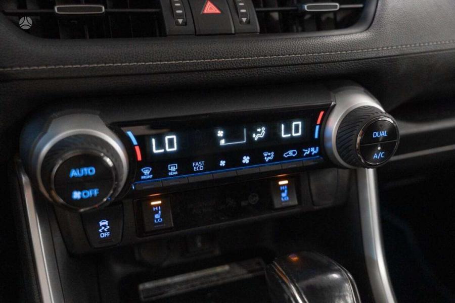 Zils Toyota RAV4 2020 Viļņa, ar dzinēja tilpumu 2.50 L un nobraukumu 170 tūkst. km par 24850 €, foto 17 vietnē AUTOMOTO.COM.LV