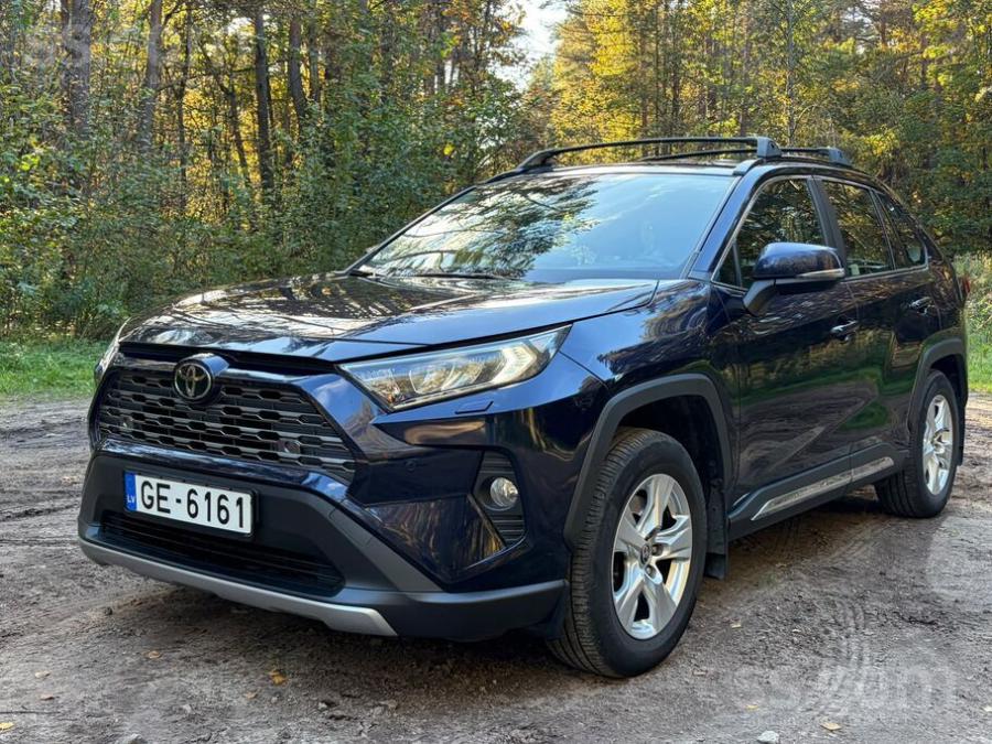 Zils Toyota RAV4 2020 Rīga, ar dzinēja tilpumu 2.00 L un nobraukumu 94 tūkst. km par 25000 €, foto 3 vietnē AUTOMOTO.COM.LV