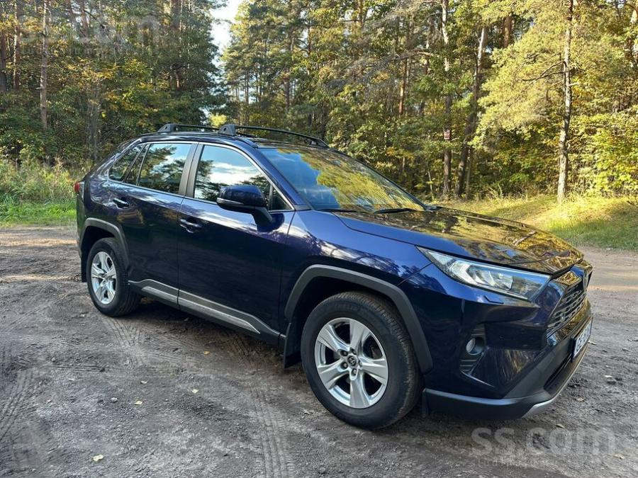 Zils Toyota RAV4 2020 Rīga, ar dzinēja tilpumu 2.00 L un nobraukumu 94 tūkst. km par 25000 €, foto 4 vietnē AUTOMOTO.COM.LV