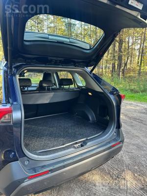 Zils Toyota RAV4 2020 Rīga, ar dzinēja tilpumu 2.00 L un nobraukumu 94 tūkst. km par 25000 €, foto 11 vietnē AUTOMOTO.COM.LV