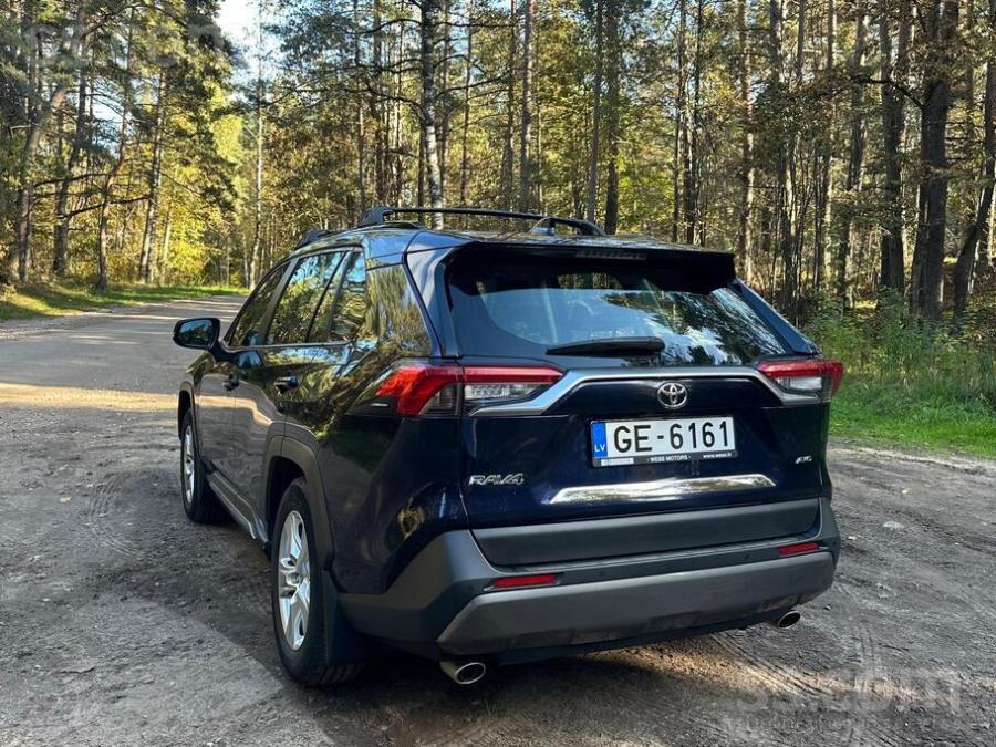 Zils Toyota RAV4 2020 Rīga, ar dzinēja tilpumu 2.00 L un nobraukumu 94 tūkst. km par 25000 €, foto 15 vietnē AUTOMOTO.COM.LV