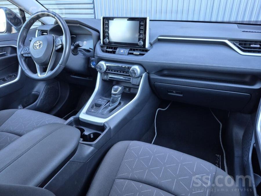 Zils Toyota RAV4 2021 Rīga, ar dzinēja tilpumu 2.50 L un nobraukumu 72 tūkst. km par 24500 €, foto 9 vietnē AUTOMOTO.COM.LV