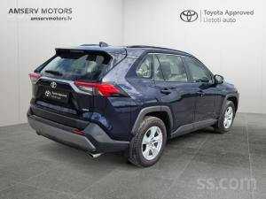Zils Toyota RAV4 2021 Rīga, ar dzinēja tilpumu 2.00 L un nobraukumu 64 tūkst. km par 26900 €, foto 2 vietnē AUTOMOTO.COM.LV