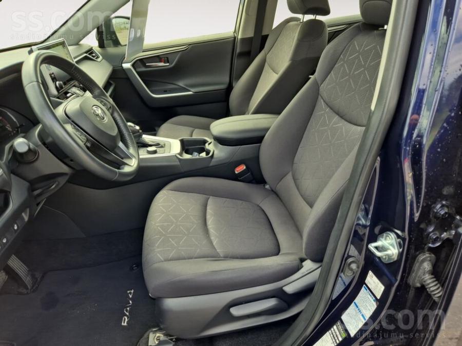 Zils Toyota RAV4 2021 Rīga, ar dzinēja tilpumu 2.00 L un nobraukumu 64 tūkst. km par 26900 €, foto 10 vietnē AUTOMOTO.COM.LV
