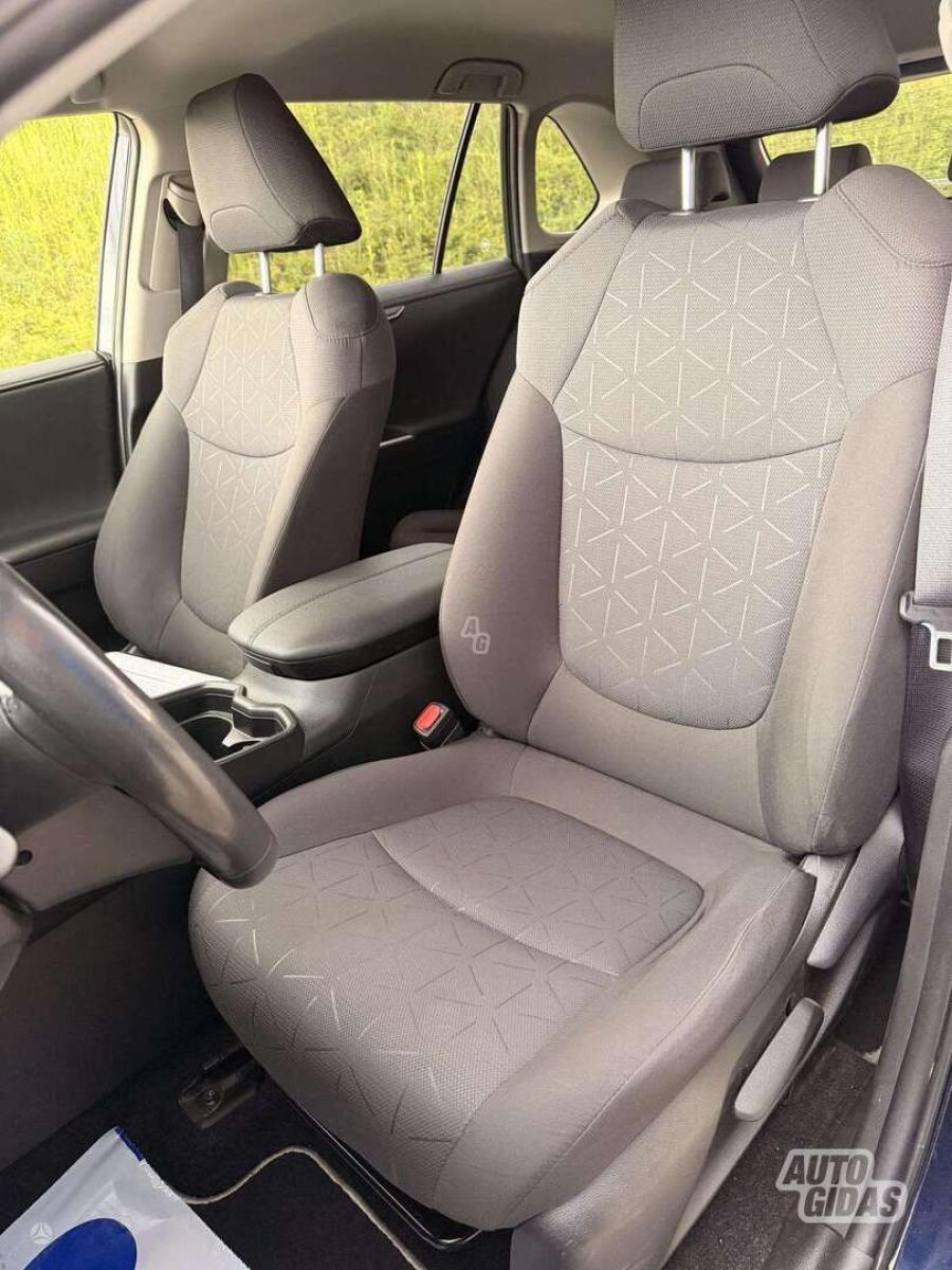 Zils Toyota RAV4 2021 Viļņa, ar dzinēja tilpumu 2.50 L un nobraukumu 85 tūkst. km par 26850 €, foto 10 vietnē AUTOMOTO.COM.LV