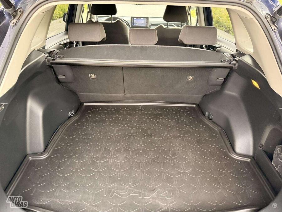 Zils Toyota RAV4 2021 Viļņa, ar dzinēja tilpumu 2.50 L un nobraukumu 85 tūkst. km par 26850 €, foto 16 vietnē AUTOMOTO.COM.LV
