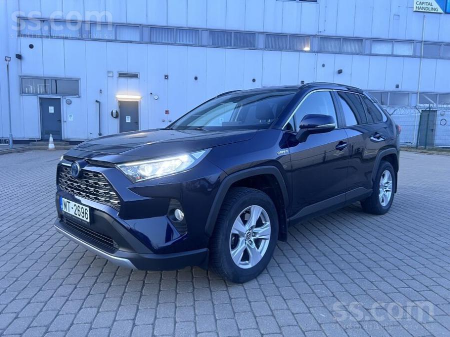 Zils Toyota RAV4 2021 Rīga, ar dzinēja tilpumu 2.50 L un nobraukumu 136 tūkst. km par 23900 €, foto 1 vietnē AUTOMOTO.COM.LV