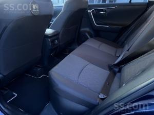 Zils Toyota RAV4 2021 Rīga, ar dzinēja tilpumu 2.50 L un nobraukumu 136 tūkst. km par 23900 €, foto 8 vietnē AUTOMOTO.COM.LV
