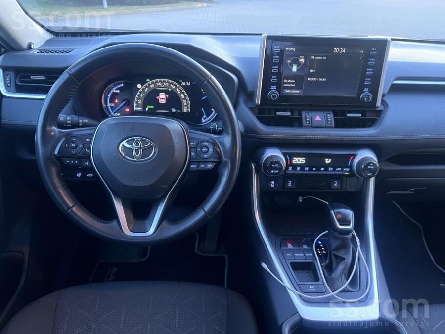 Zils Toyota RAV4 2021 Rīga, ar dzinēja tilpumu 2.50 L un nobraukumu 136 tūkst. km par 23900 €, foto 14 vietnē AUTOMOTO.COM.LV