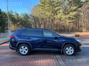 Zils Toyota RAV4 2021 Ventspils, ar dzinēja tilpumu 2.50 L un nobraukumu 82 tūkst. km par 26700 €, foto 4 vietnē AUTOMOTO.COM.LV