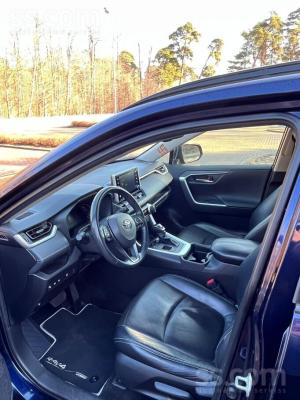 Zils Toyota RAV4 2021 Ventspils, ar dzinēja tilpumu 2.50 L un nobraukumu 82 tūkst. km par 26700 €, foto 5 vietnē AUTOMOTO.COM.LV