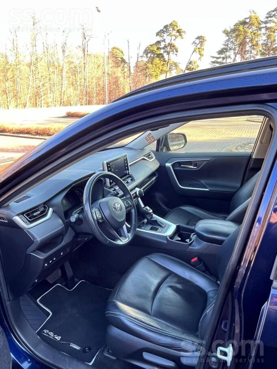 Zils Toyota RAV4 2021 Ventspils, ar dzinēja tilpumu 2.50 L un nobraukumu 82 tūkst. km par 26700 €, foto 5 vietnē AUTOMOTO.COM.LV