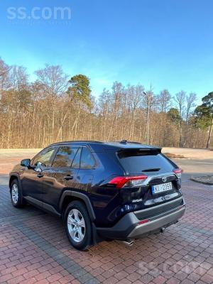 Zils Toyota RAV4 2021 Ventspils, ar dzinēja tilpumu 2.50 L un nobraukumu 82 tūkst. km par 26700 €, foto 11 vietnē AUTOMOTO.COM.LV