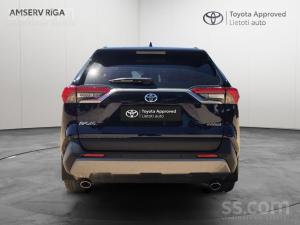 Blue Toyota RAV4 2021 in Riga, with an engine capacity of 2.50 L and mileage of 138 thousand km for 26400 €, photo 5 on AUTOMOTO.COM.LV