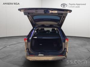 Blue Toyota RAV4 2021 in Riga, with an engine capacity of 2.50 L and mileage of 138 thousand km for 26400 €, photo 11 on AUTOMOTO.COM.LV