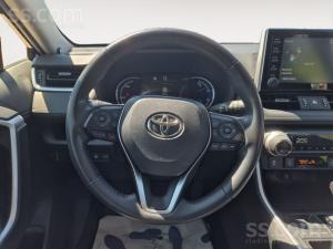 Blue Toyota RAV4 2021 in Riga, with an engine capacity of 2.50 L and mileage of 138 thousand km for 26400 €, photo 13 on AUTOMOTO.COM.LV