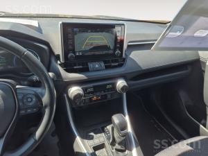 Blue Toyota RAV4 2021 in Riga, with an engine capacity of 2.50 L and mileage of 138 thousand km for 26400 €, photo 15 on AUTOMOTO.COM.LV