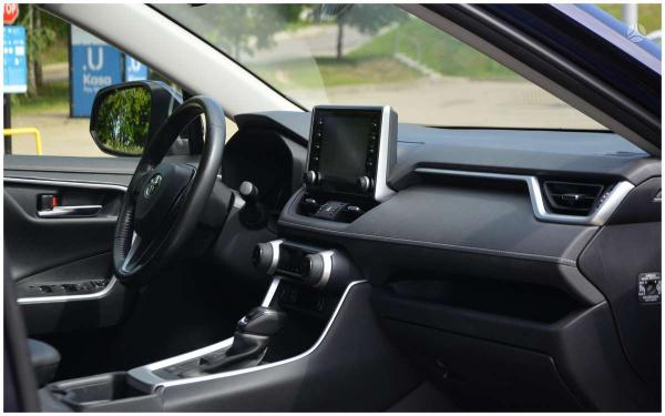Zils Toyota RAV4 2021 Viļņa, ar dzinēja tilpumu 2.49 L un nobraukumu 150 tūkst. km par 24200 €, foto 2 vietnē AUTOMOTO.COM.LV