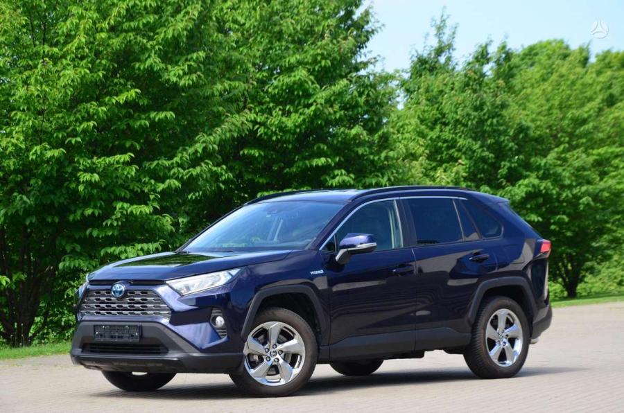 Blue Toyota RAV4 2021 in Vilnius, with an engine capacity of 2.49 L and mileage of 150 thousand km for 24200 €, photo 12 on AUTOMOTO.COM.LV