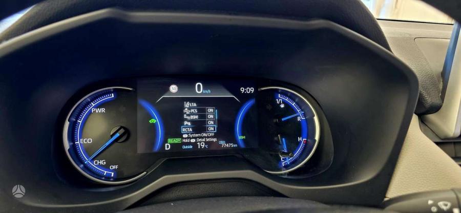 Blue Toyota RAV4 2021 in Vilnius, with an engine capacity of 2.49 L and mileage of 77 thousand km for 32850 €, photo 15 on AUTOMOTO.COM.LV