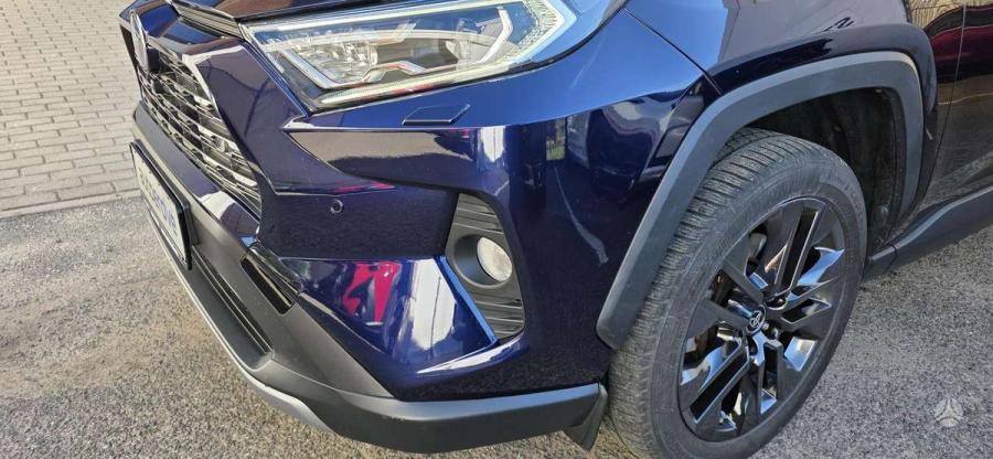 Blue Toyota RAV4 2021 in Vilnius, with an engine capacity of 2.49 L and mileage of 77 thousand km for 32850 €, photo 37 on AUTOMOTO.COM.LV