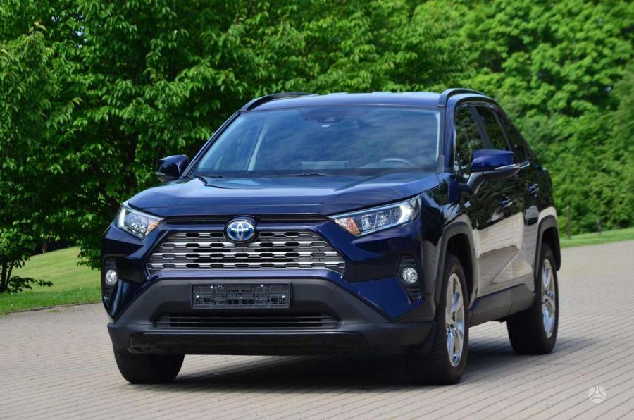 Zils Toyota RAV4 2021 Viļņa, ar dzinēja tilpumu 2.49 L un nobraukumu 150 tūkst. km par 24000 €, foto 1 vietnē AUTOMOTO.COM.LV