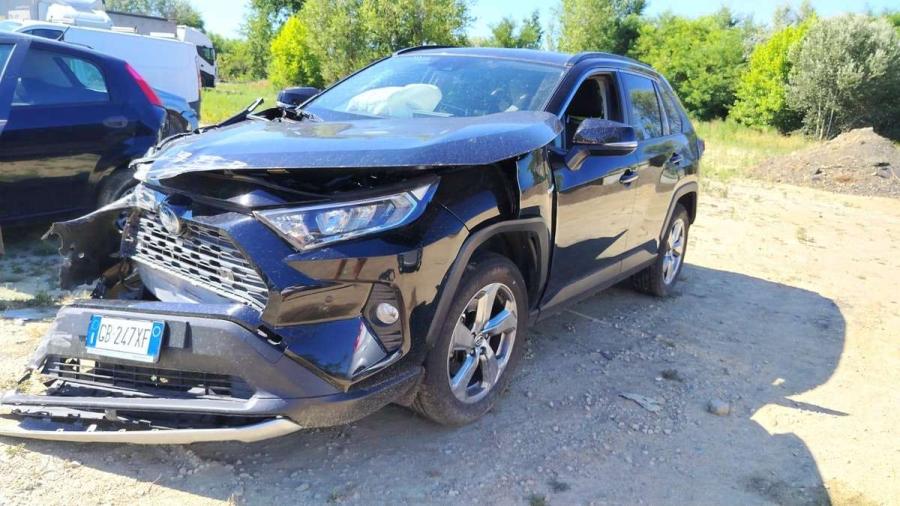 Zils Toyota RAV4 2021 Kauņa, ar dzinēja tilpumu 2.49 L un nobraukumu 90 tūkst. km par 10700 €, foto 1 vietnē AUTOMOTO.COM.LV