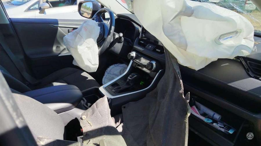 Zils Toyota RAV4 2021 Kauņa, ar dzinēja tilpumu 2.49 L un nobraukumu 90 tūkst. km par 10700 €, foto 10 vietnē AUTOMOTO.COM.LV