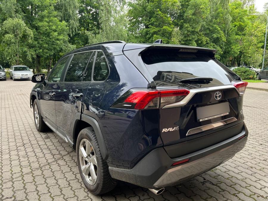 Zils Toyota RAV4 2021 Viļņa, ar dzinēja tilpumu 2.50 L un nobraukumu 116 tūkst. km par 25200 €, foto 3 vietnē AUTOMOTO.COM.LV