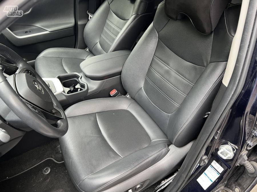 Zils Toyota RAV4 2021 Viļņa, ar dzinēja tilpumu 2.50 L un nobraukumu 116 tūkst. km par 25200 €, foto 14 vietnē AUTOMOTO.COM.LV
