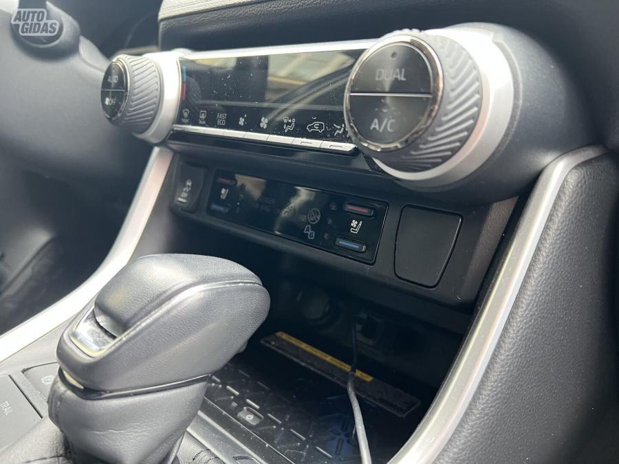 Zils Toyota RAV4 2021 Viļņa, ar dzinēja tilpumu 2.50 L un nobraukumu 116 tūkst. km par 25200 €, foto 16 vietnē AUTOMOTO.COM.LV