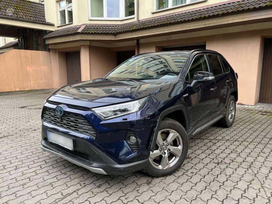 Zils Toyota RAV4 2021 Viļņa, ar dzinēja tilpumu 2.49 L un nobraukumu 116 tūkst. km par 25000 €, foto 1 vietnē AUTOMOTO.COM.LV