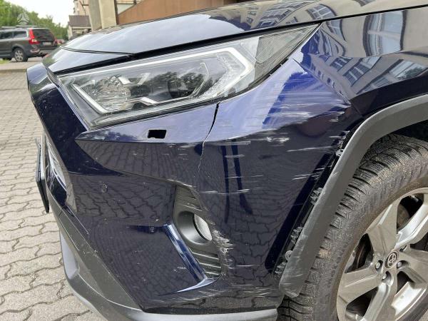 Синий Тойота РАВ 4 2021 в Вильнюс, объемом двигателя 2.49 л и пробегом 116 тыс. км за 25000 €, фото 6 на AUTOMOTO.COM.LV