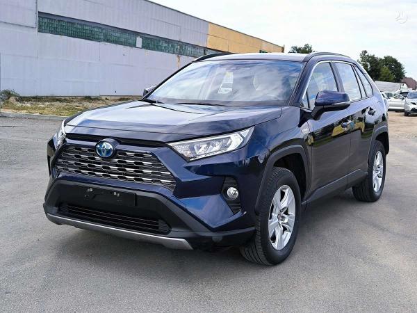 Blue Toyota RAV4 2021 in Siauliai, with an engine capacity of 2.49 L and mileage of 100 thousand km for 20600 €, photo 1 on AUTOMOTO.COM.LV