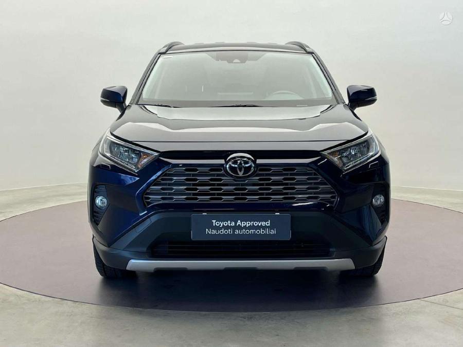 Zils Toyota RAV4 2021 Panevēža, ar dzinēja tilpumu 1.99 L un nobraukumu 100 tūkst. km par 25990 €, foto 3 vietnē AUTOMOTO.COM.LV