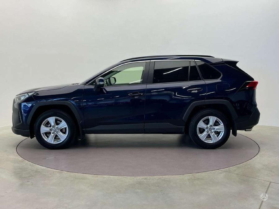 Zils Toyota RAV4 2021 Panevēža, ar dzinēja tilpumu 1.99 L un nobraukumu 100 tūkst. km par 25990 €, foto 6 vietnē AUTOMOTO.COM.LV