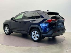 Zils Toyota RAV4 2021 Panevēža, ar dzinēja tilpumu 1.99 L un nobraukumu 100 tūkst. km par 25990 €, foto 7 vietnē AUTOMOTO.COM.LV