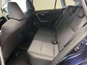Zils Toyota RAV4 2021 Panevēža, ar dzinēja tilpumu 1.99 L un nobraukumu 100 tūkst. km par 25990 €, foto 13 vietnē AUTOMOTO.COM.LV