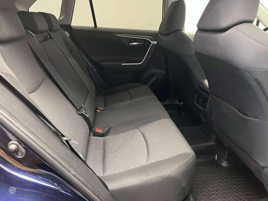 Zils Toyota RAV4 2021 Panevēža, ar dzinēja tilpumu 1.99 L un nobraukumu 100 tūkst. km par 25990 €, foto 16 vietnē AUTOMOTO.COM.LV
