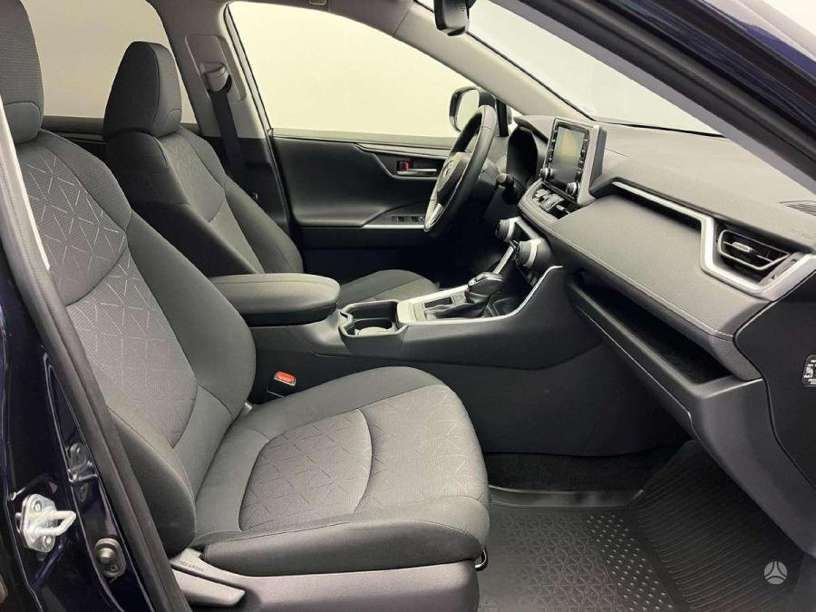 Zils Toyota RAV4 2021 Panevēža, ar dzinēja tilpumu 1.99 L un nobraukumu 100 tūkst. km par 25990 €, foto 17 vietnē AUTOMOTO.COM.LV