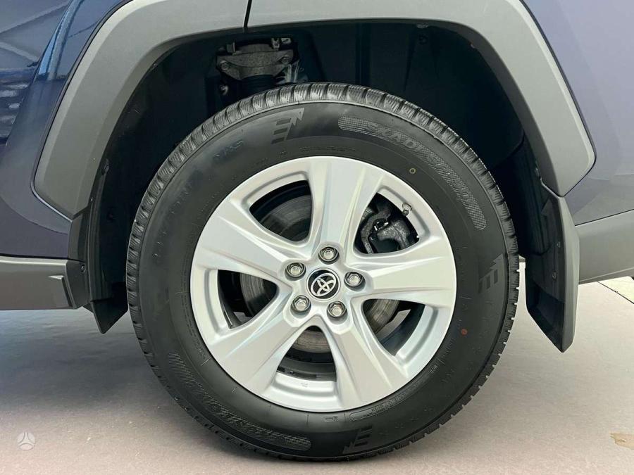 Zils Toyota RAV4 2021 Panevēža, ar dzinēja tilpumu 1.99 L un nobraukumu 100 tūkst. km par 25990 €, foto 39 vietnē AUTOMOTO.COM.LV