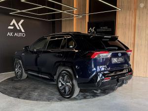 Blue Toyota RAV4 2021 in Kaunas, with an engine capacity of 2.49 L and mileage of 141 thousand km for 29890 €, photo 9 on AUTOMOTO.COM.LV