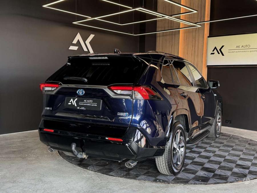 Blue Toyota RAV4 2021 in Kaunas, with an engine capacity of 2.49 L and mileage of 141 thousand km for 29890 €, photo 12 on AUTOMOTO.COM.LV
