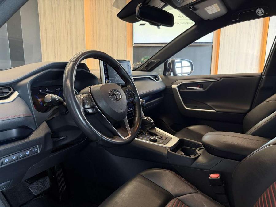 Blue Toyota RAV4 2021 in Kaunas, with an engine capacity of 2.49 L and mileage of 141 thousand km for 29890 €, photo 14 on AUTOMOTO.COM.LV